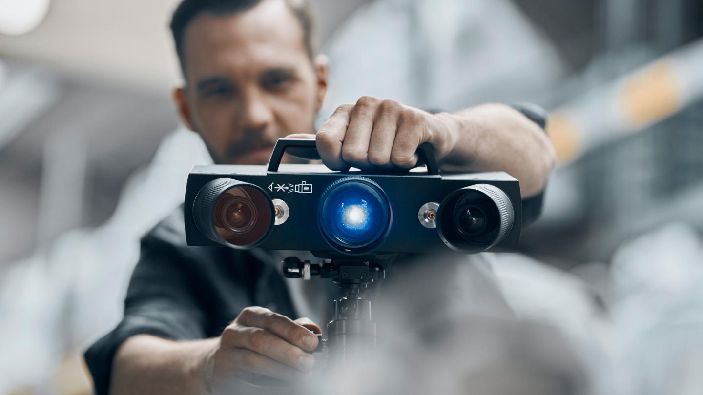 Series inspection of plastic parts during production