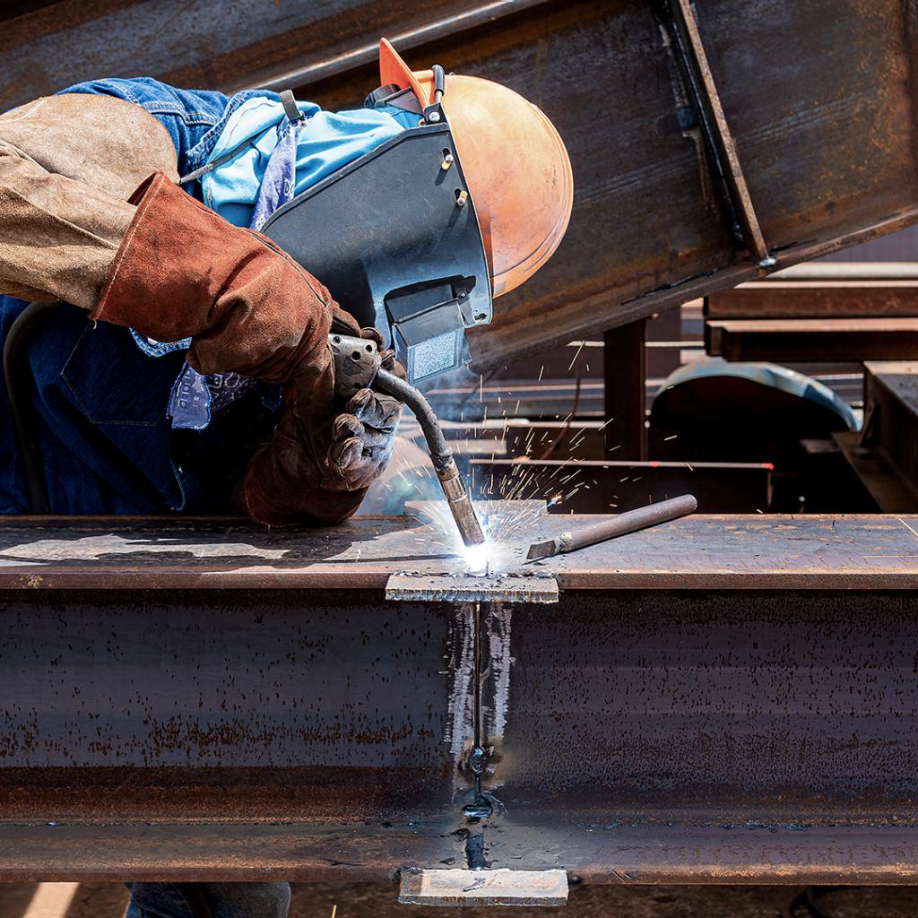 Visual testing of welds, standards-compliant | ZEISS