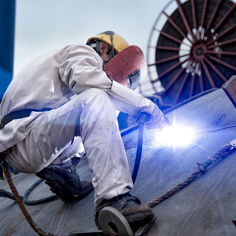 Visual testing of welds, standards-compliant | ZEISS