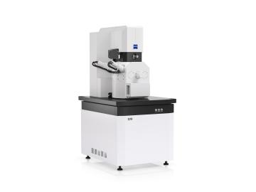 Connected microscopy. Accelerate decisions: ZEISS Industrial Microscopy ...