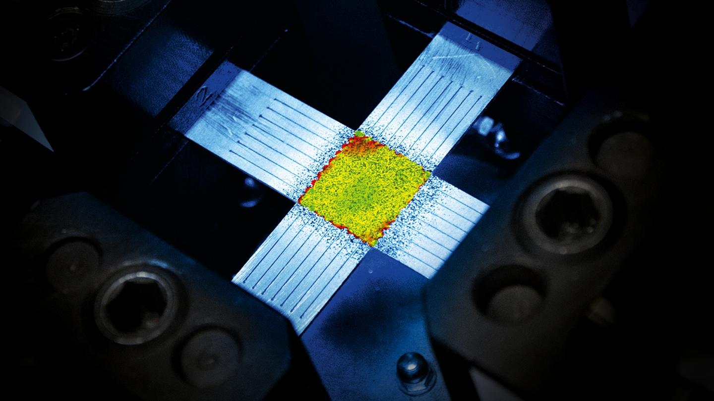 ZEISS IQS | ARAMIS 1 | Optical strain