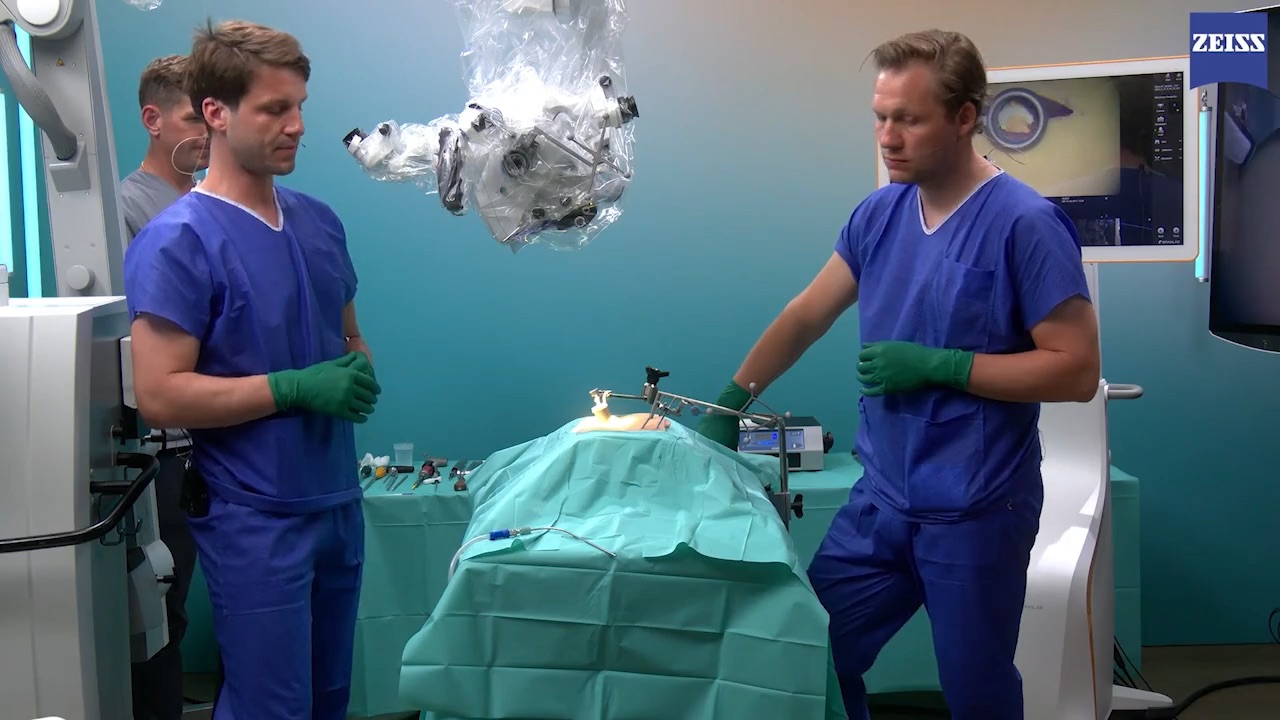 AR-gestützte Mikroskopnavigation in der Wirbelsäulenchirurgie