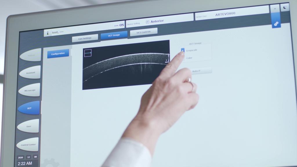 ZEISS OPMI LUMERA 700 with integrated intraoperative OCT
