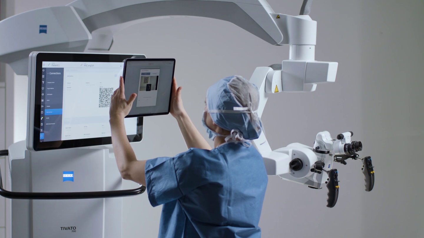 Draping with the ZEISS SMARTDRAPE on the ZEISS TIVATO 700