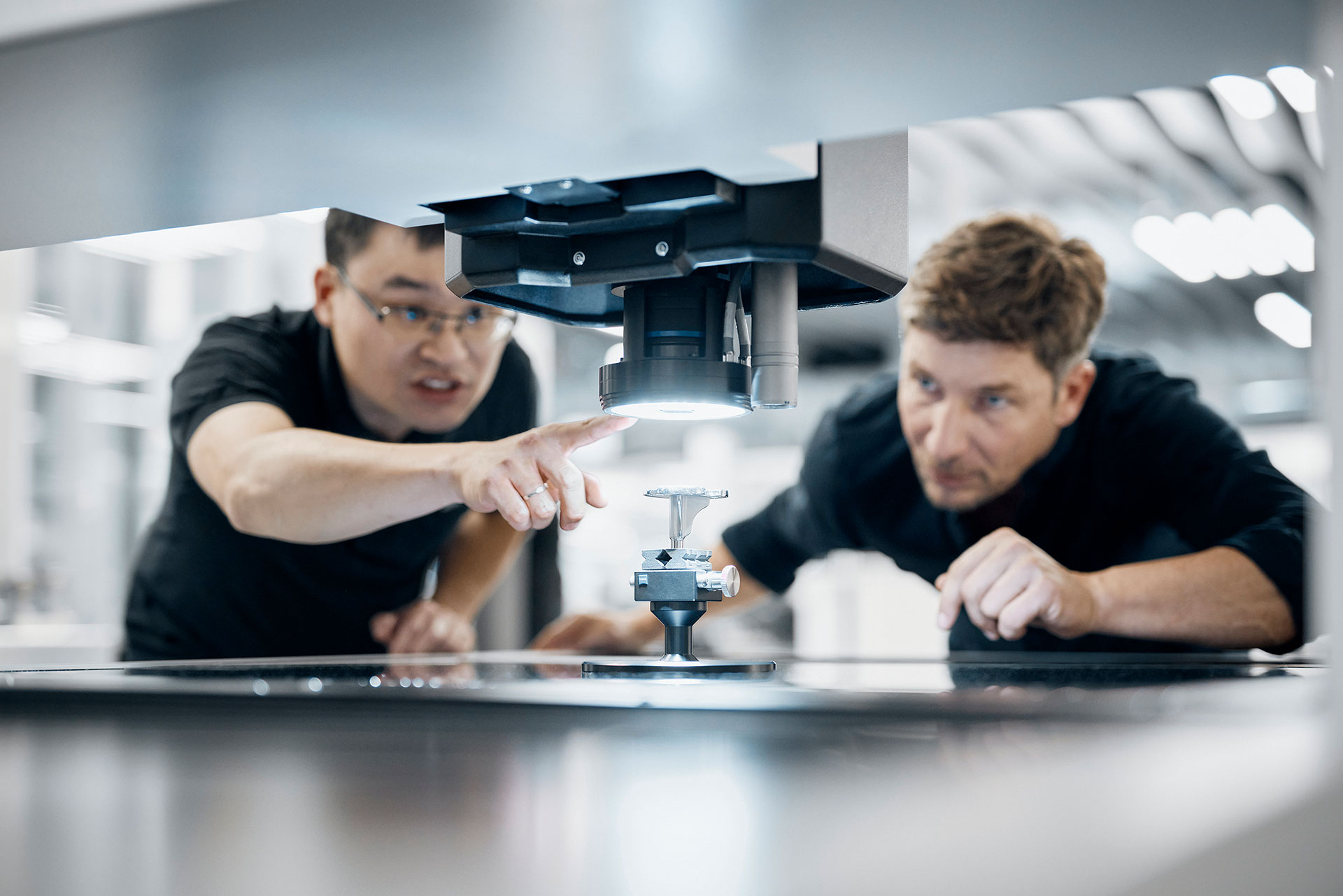 ZEISS O-INSPECT duo - Microscope and Measuring Machine in One.