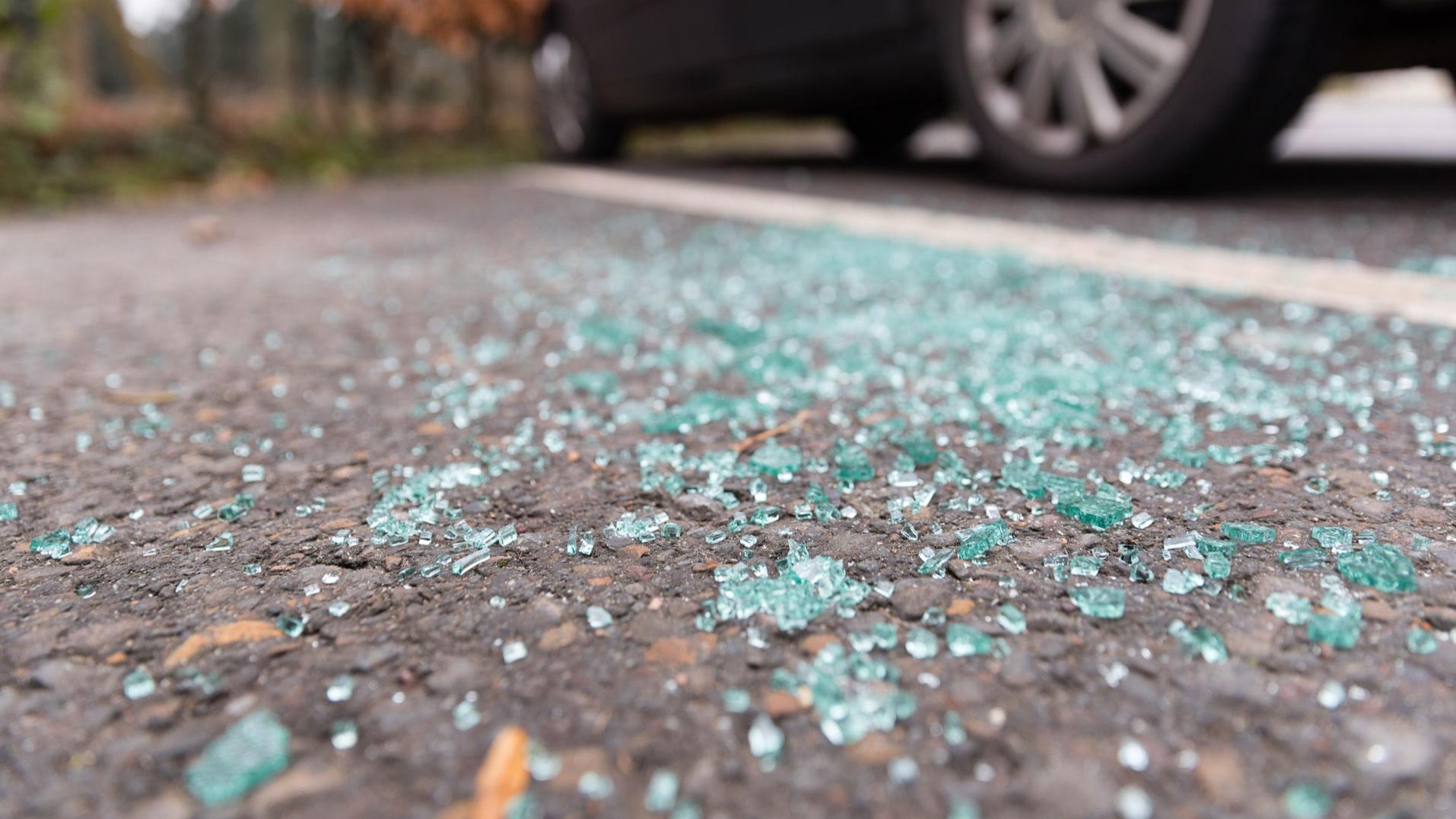 Microscopic investigation of forensic glass traces | ZEISS