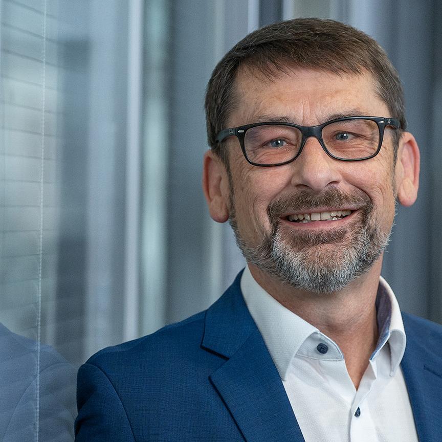 About us as company & team | ZEISS SMT