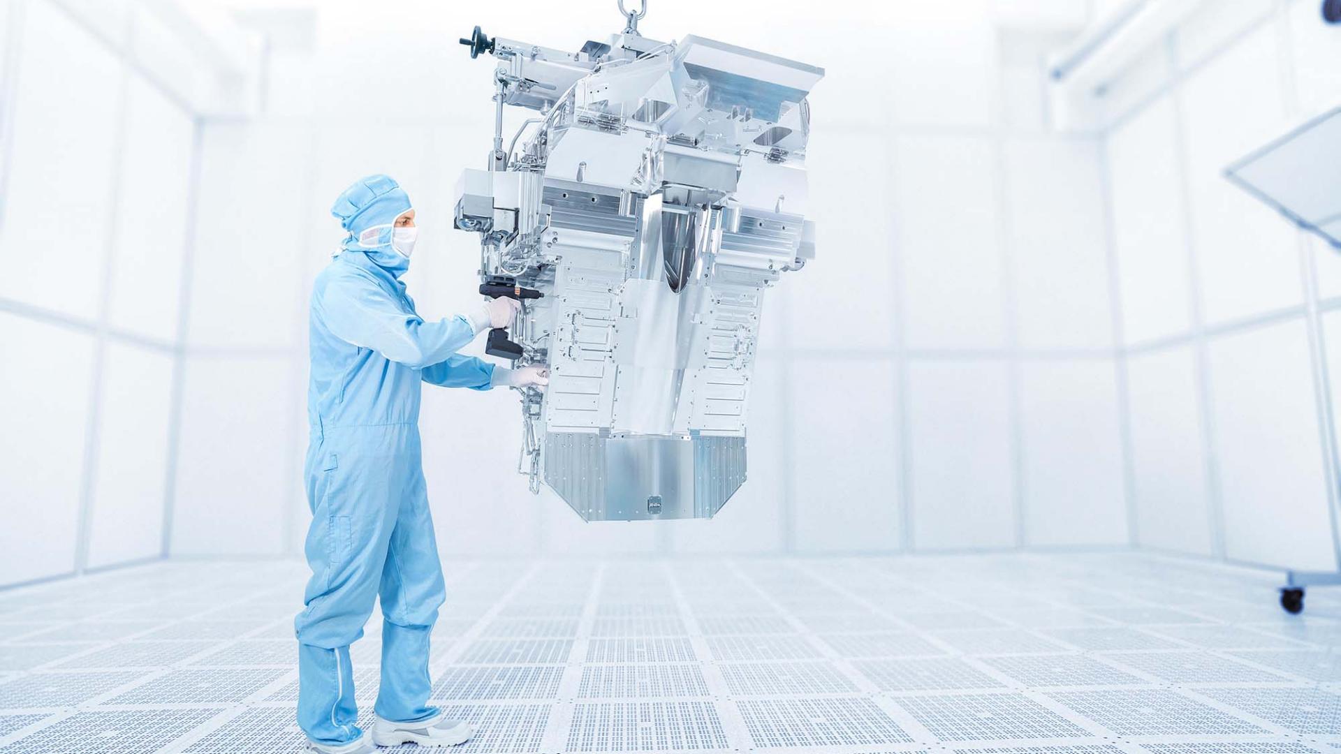 EUV lithography for chip manufacturing | ZEISS SMT