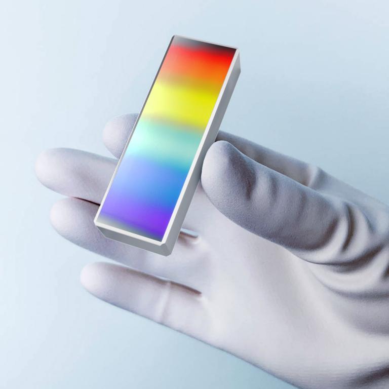 Laser Gratings | Pulse compression and wavelength selection