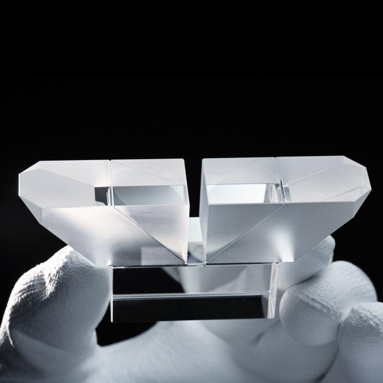 Optical assemblies & flat optics | Highest transmission