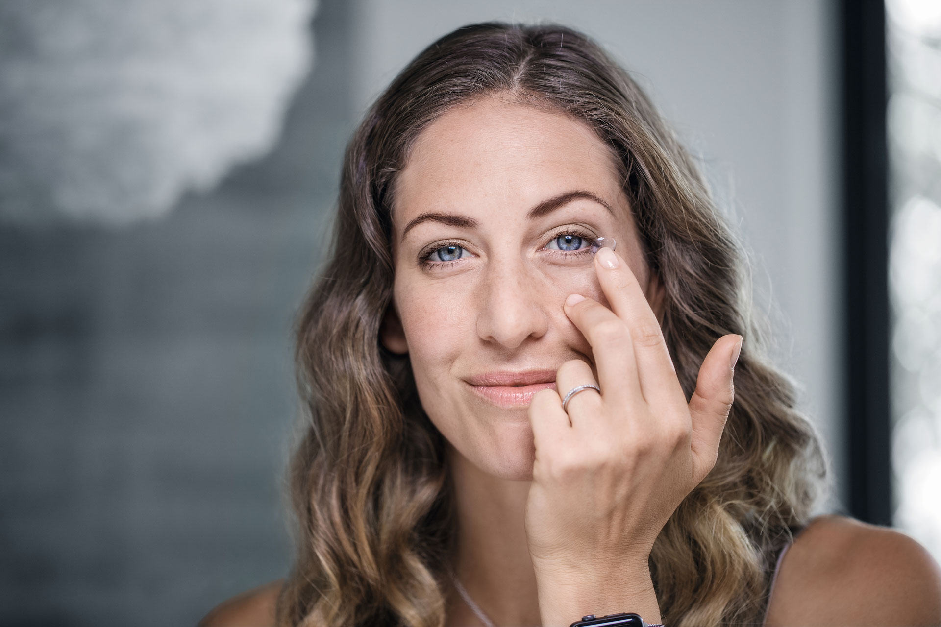 10 tips for wearing contact lenses