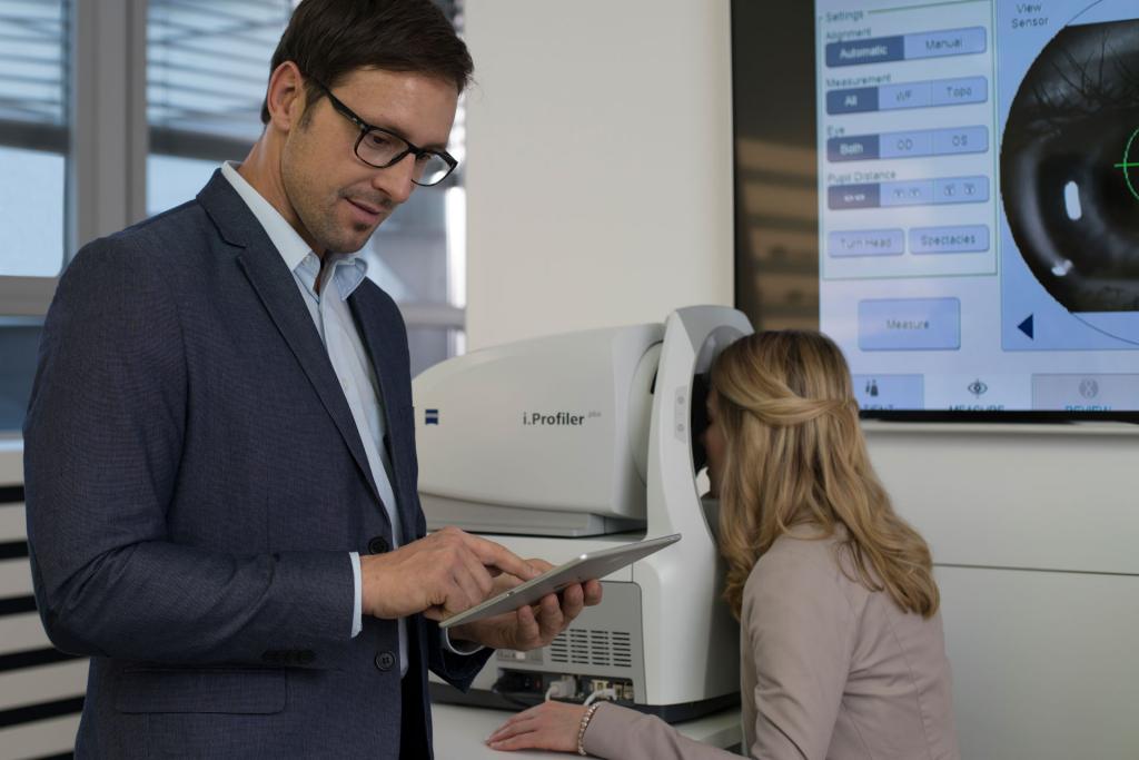 How do you find a good eye doctor?