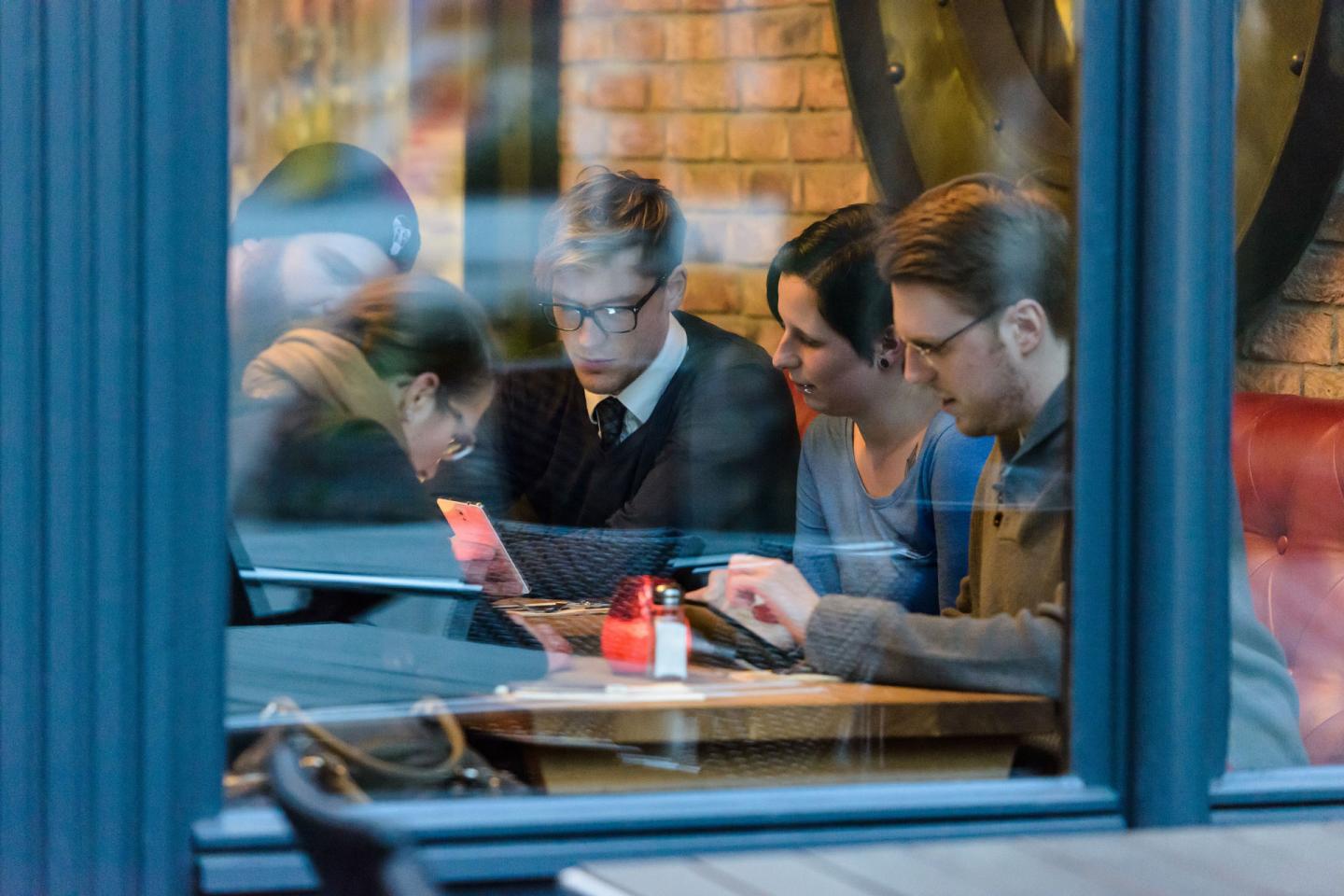 Blue light: the good and the bad