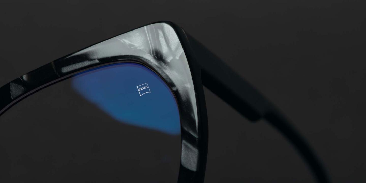 Look for the ZEISS engraving when you choose lenses